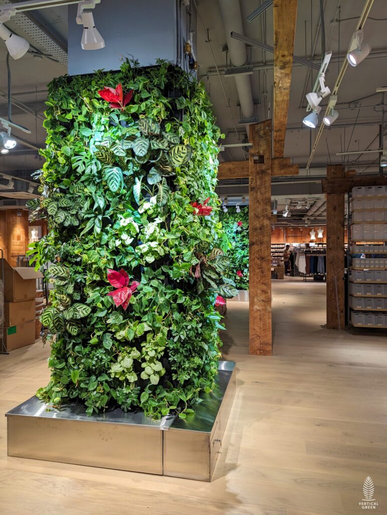 Muji Plaza Singapura - Vertical Green